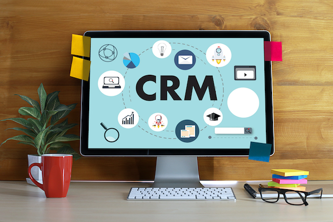 Au fait, qu’est-ce qu’un CRM ? Et qu’est ce que ça devrait être Au fait, qu’est-ce qu’un CRM ? Et qu’est ce que ça devrait être