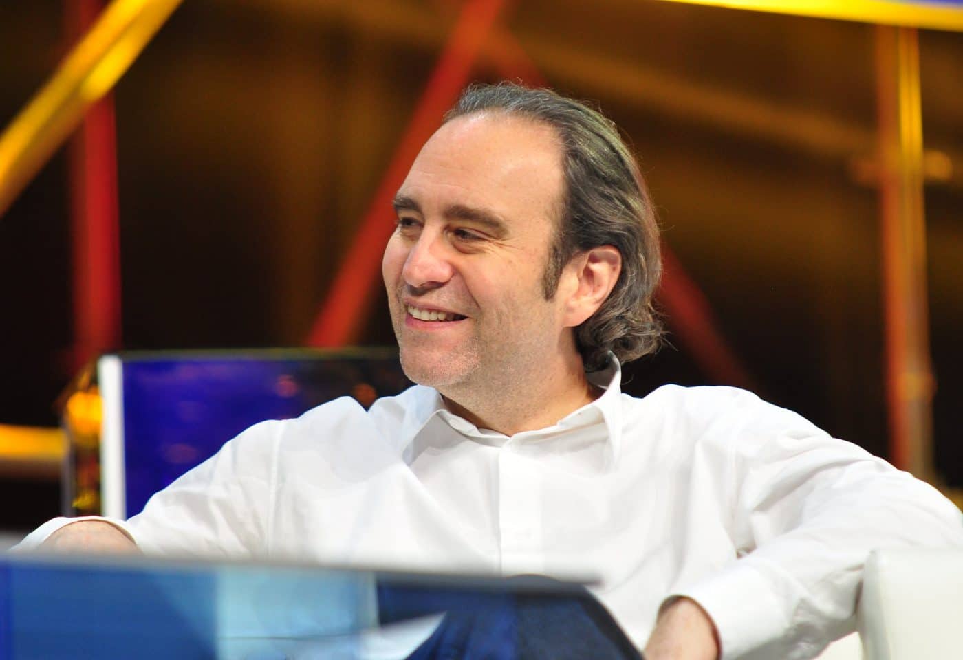 NEWWAVE: Xavier Niel ne veut pas de vagues dans ses participations ... NEWWAVE: Xavier Niel ne veut pas de vagues dans ses participations ...